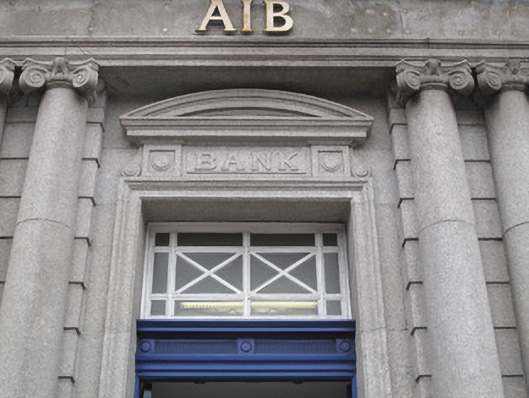Allied Irish Bank, 24-25 Arran Quay, Dublin 7, DUBLIN - Buildings of ...