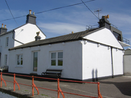 Roche's Point Lighthouse Keeper's House, TRABOLGAN, CORK - Buildings of ...