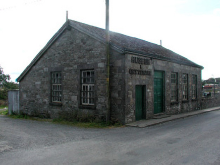 Chapel Street, BALLAGHADERREEN, Ballaghaderreen, ROSCOMMON - Buildings ...