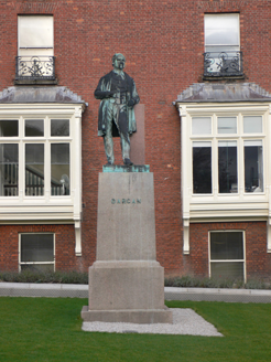 William Dargan Memorial, National Gallery of Ireland, Merrion Square ...
